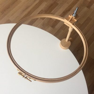 Flexible table clamp for embroidery hoop up to 12 inch | Studio Koekoek