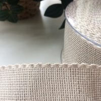 Difference between Aida evenweave and linen | Studio Koekoek